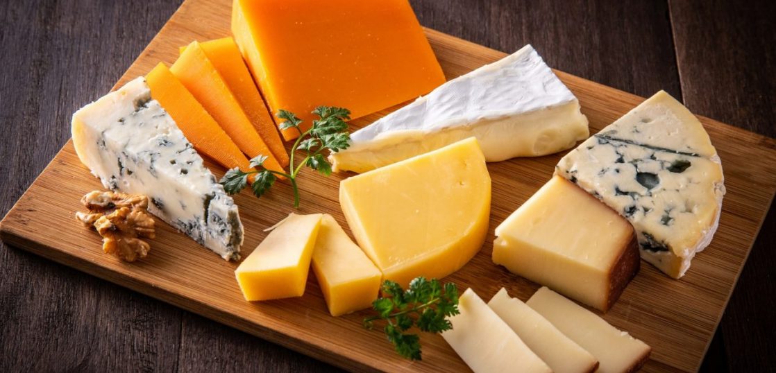 もっと知りたい【チーズ】について英語で語ろう！「cheesy」の意味も紹介| Kimini英会話